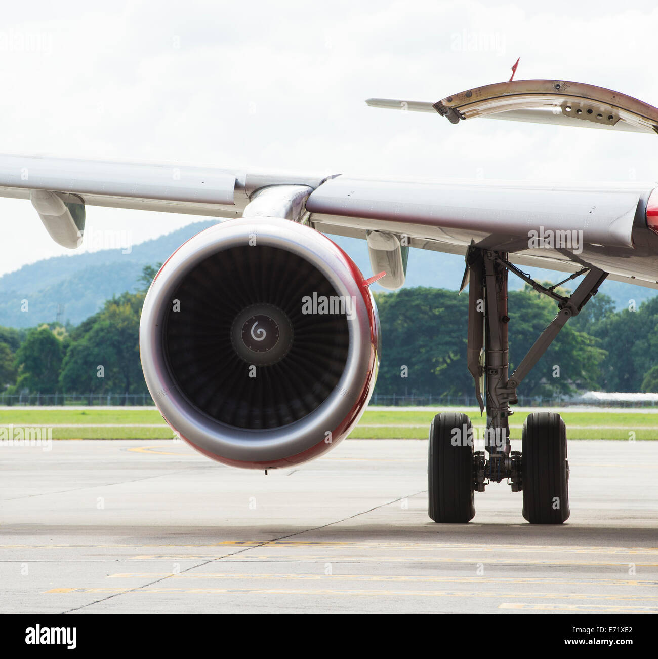 Airplane turbine hi-res stock photography and images - Alamy