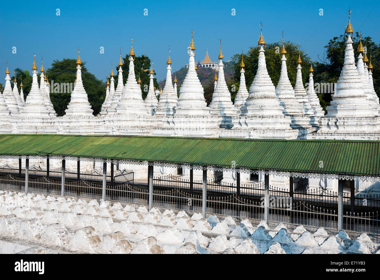 Atthakatha chedis or stupas, Sandamuni Paya or Sandamuni Pagoda, view ...