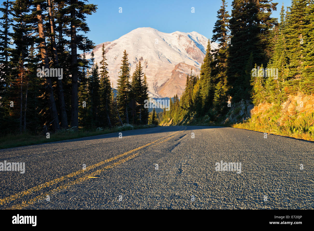 Morning lights hi-res stock photography and images - Alamy