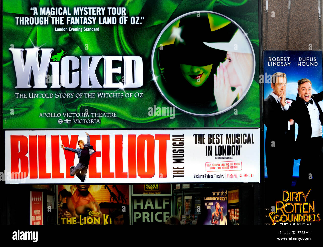 London ticket booth hi-res stock photography and images - Alamy