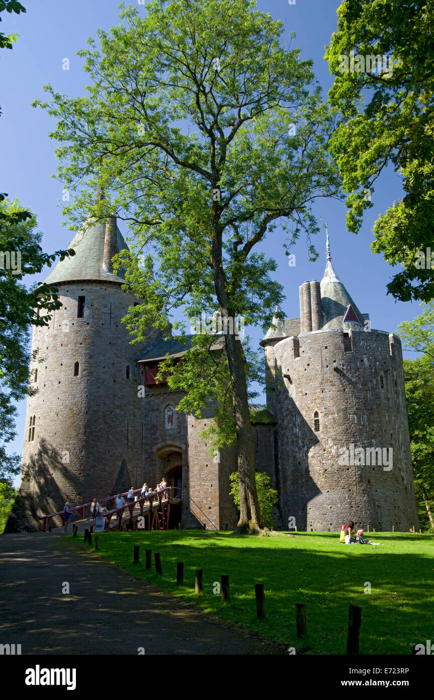 Castell coch summer cardiff hi-res stock photography and images - Alamy