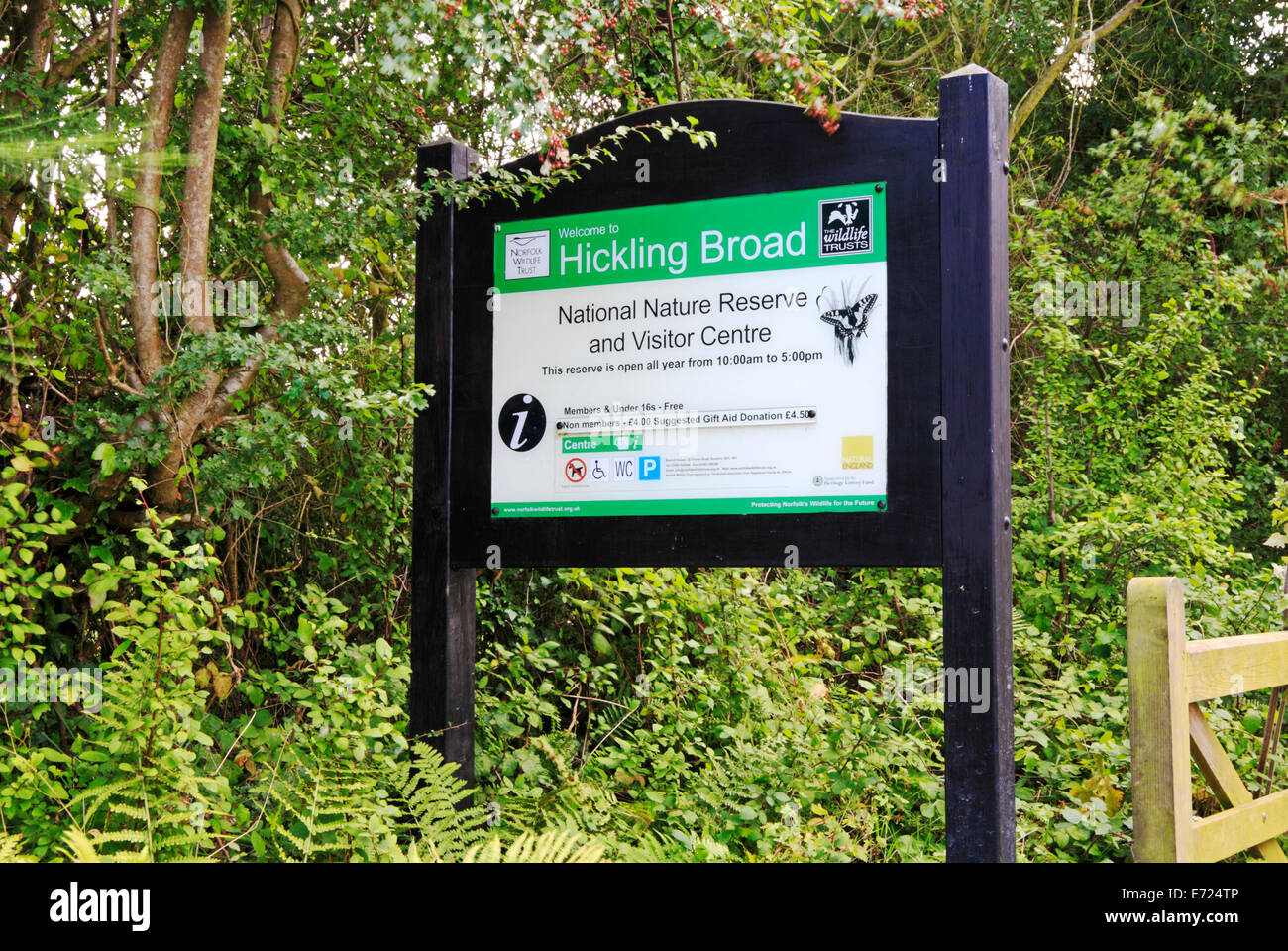 Information centre board nature hi-res stock photography and images - Alamy