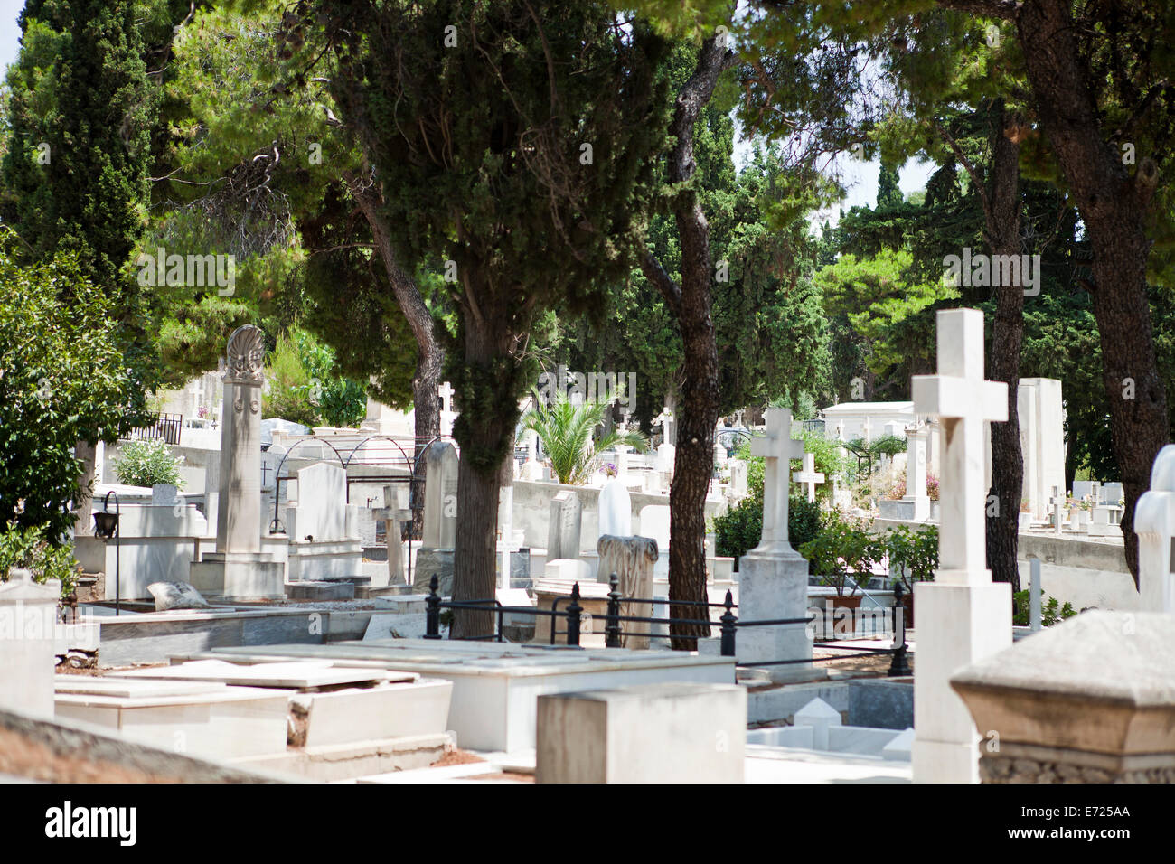 Greek orthodox cemetery hi-res stock photography and images - Alamy