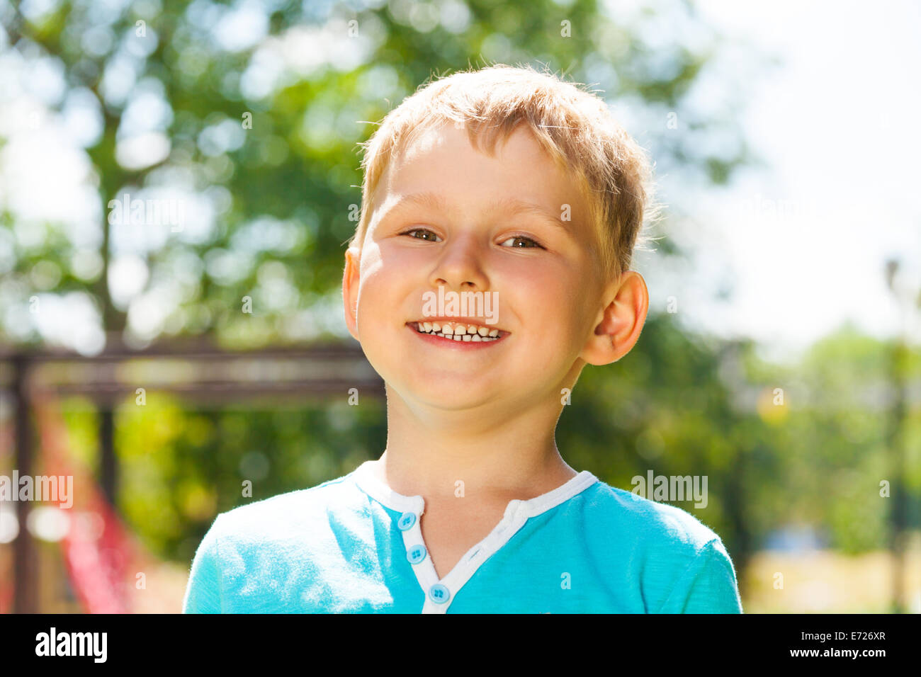 Little boy portrait hi-res stock photography and images - Alamy