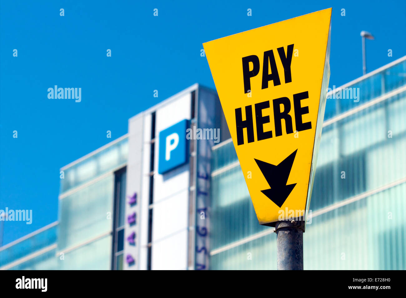 Car parking pay point hi-res stock photography and images - Alamy