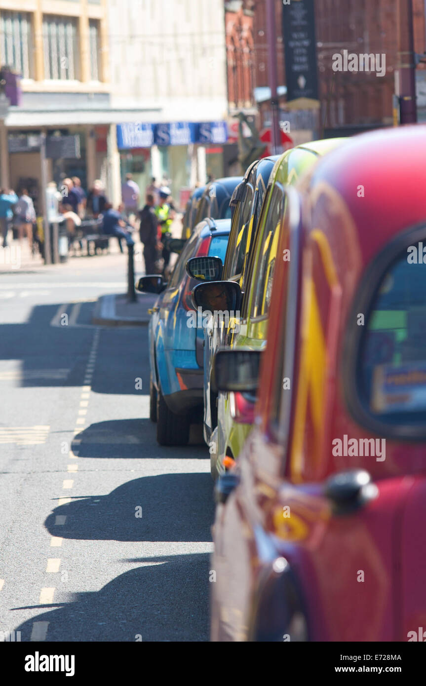 Taxis waiting in taxi rank hi-res stock photography and images - Alamy