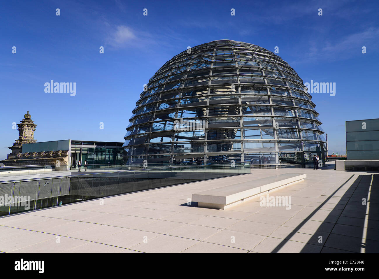 Dome roof terrace reichstag building hi-res stock photography and images - Alamy