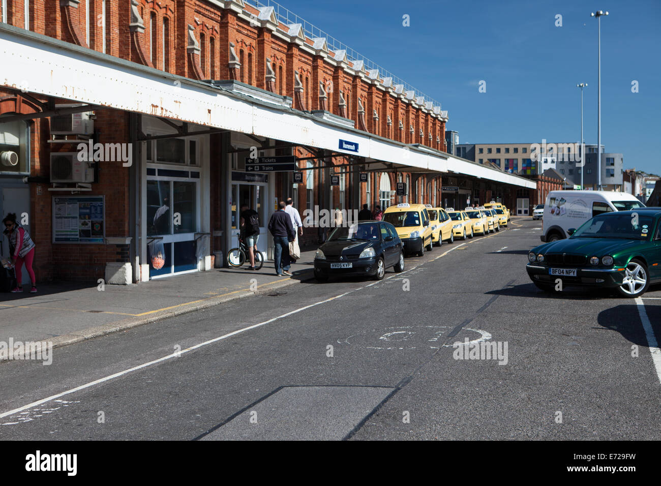 Bournemouth station hi-res stock photography and images - Alamy