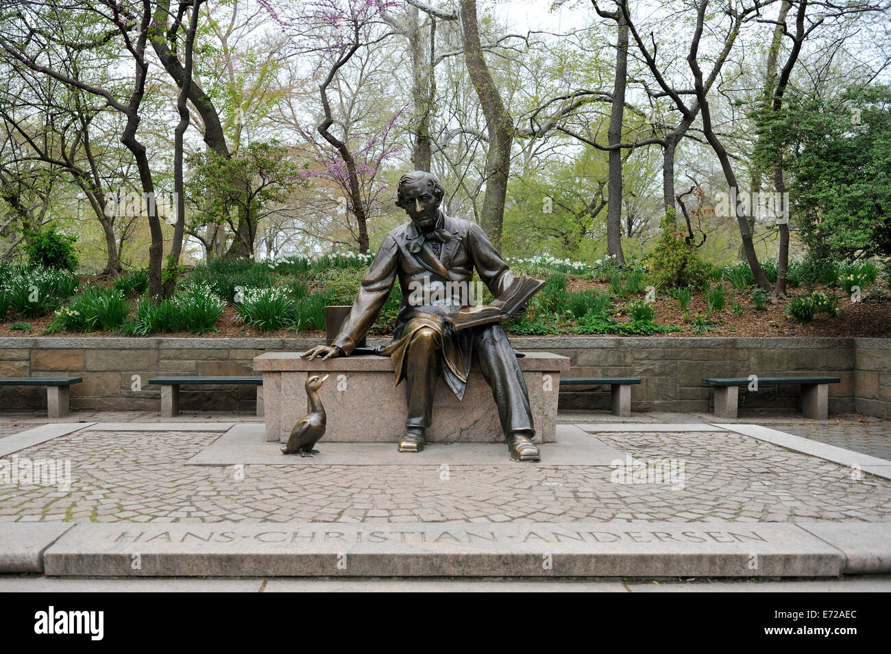 Statue of Hans Christian Andersen and a duck. Central Park, Manhattan ...