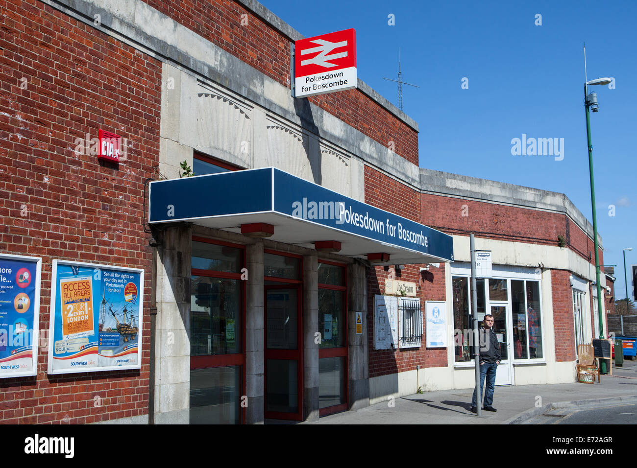 Pokesdown railway station hi-res stock photography and images - Alamy