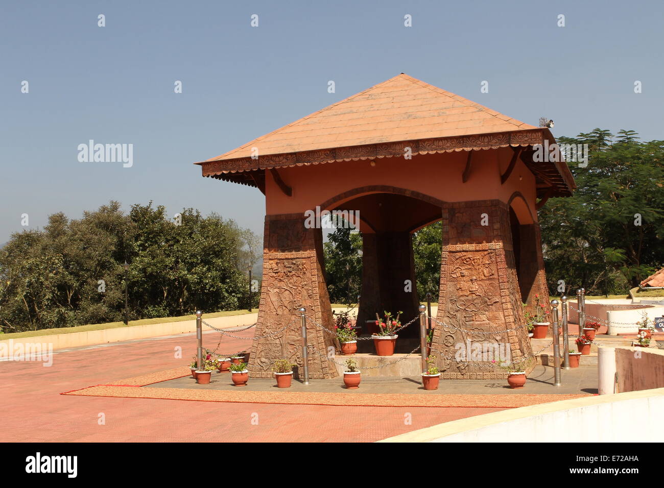 Tomb of lion of kerala hi-res stock photography and images - Alamy