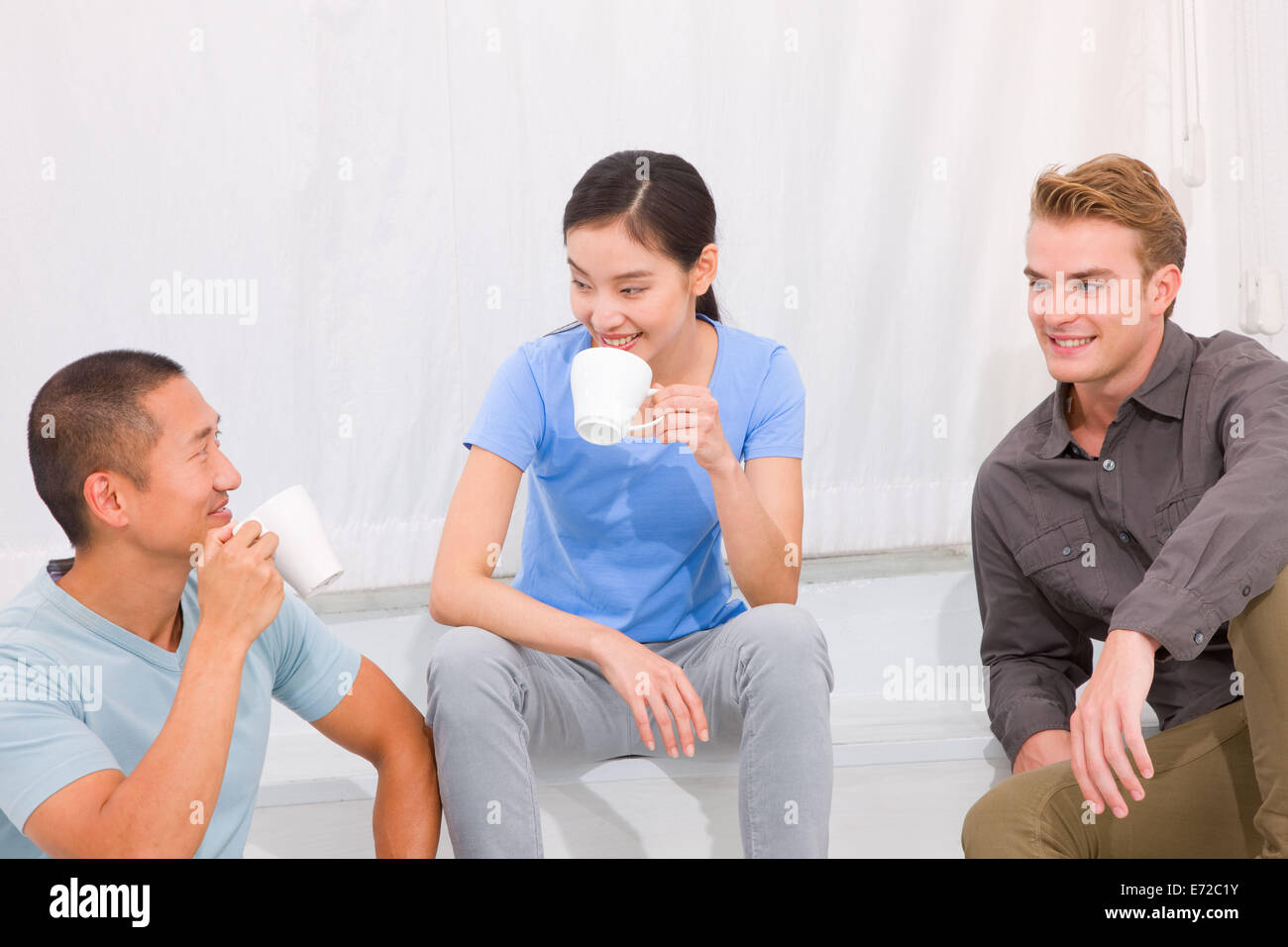 Diverse multi ethnic people hi-res stock photography and images - Alamy