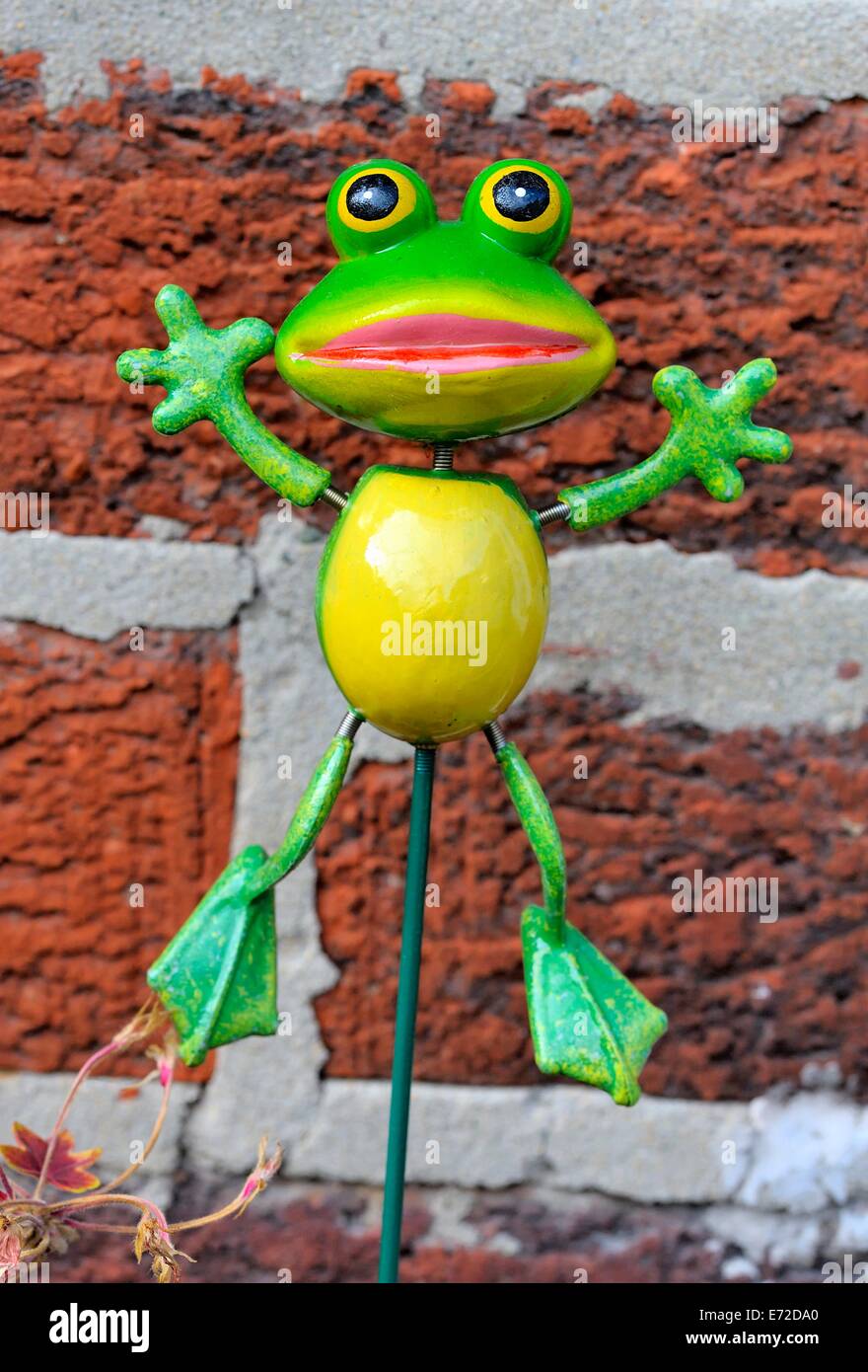 Frog ornament hi-res stock photography and images - Alamy