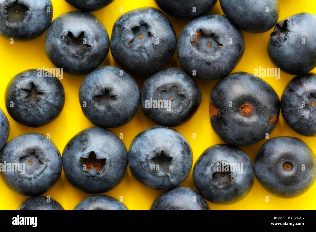 Healthy fruits blueberries yellow hi-res stock photography and images ...