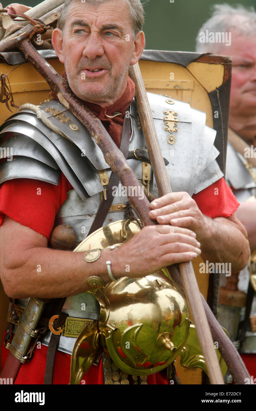 Roman legionaries hi-res stock photography and images - Alamy