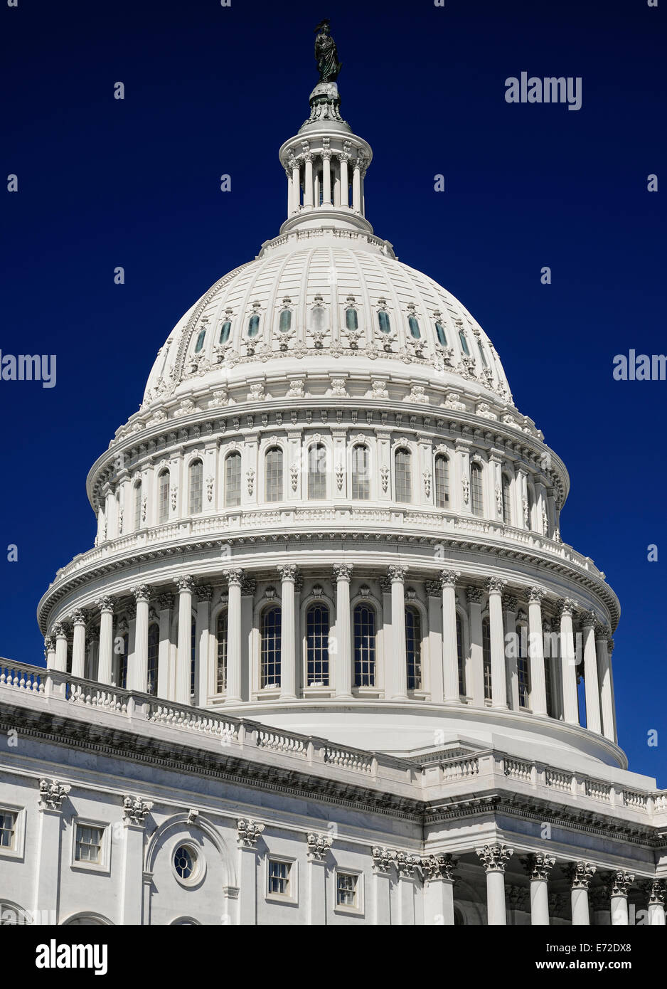 USA, Washington DC, Capitol Building The buildings dome with the Statue ...