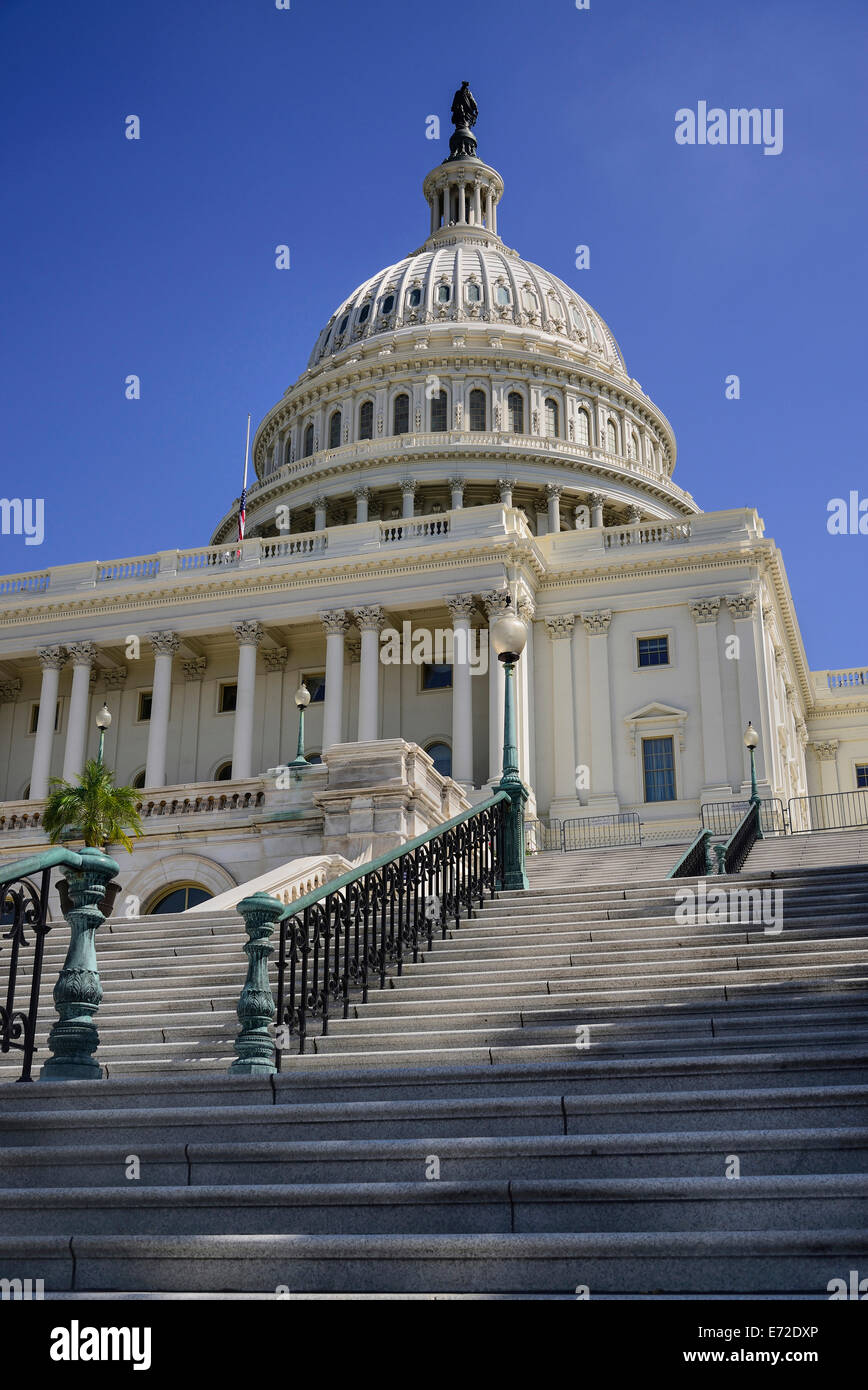 USA, Washington DC, Capitol Building Close up of the buildings dome ...