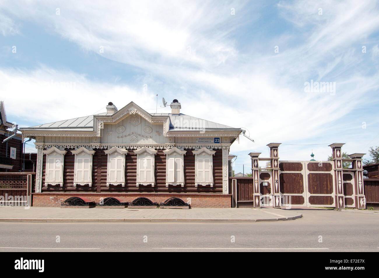 Old wooden houses irkutsk siberia hi-res stock photography and images ...