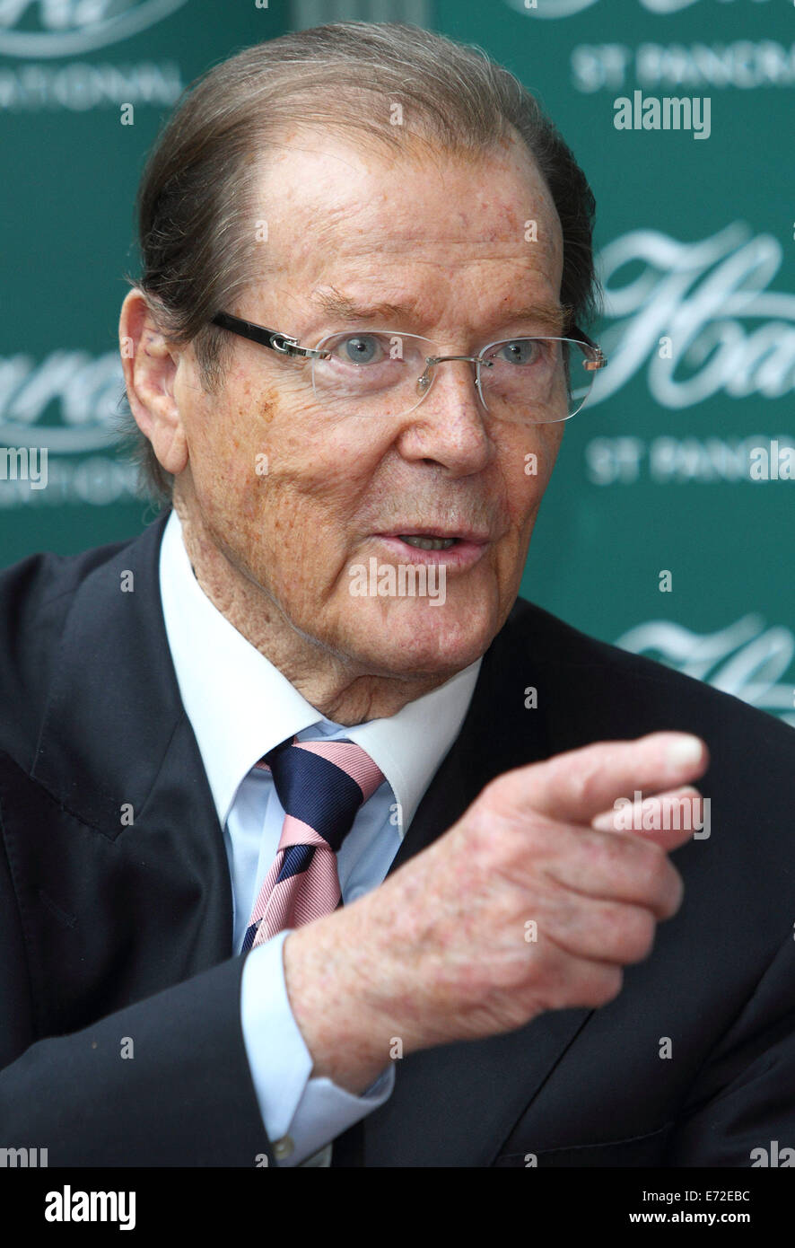 Autobiography roger moore hi-res stock photography and images - Alamy