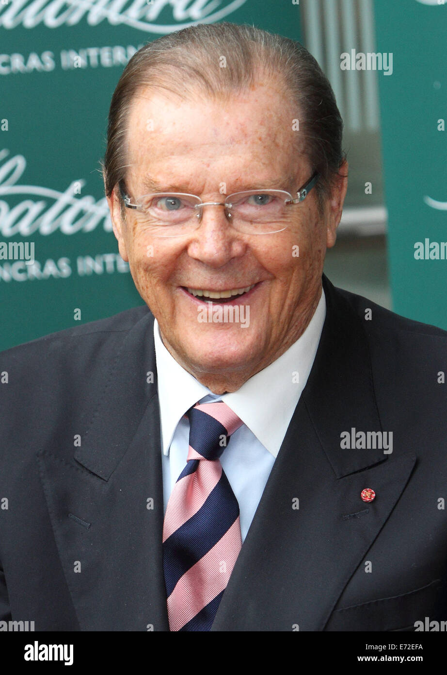 Autobiography roger moore hi-res stock photography and images - Alamy