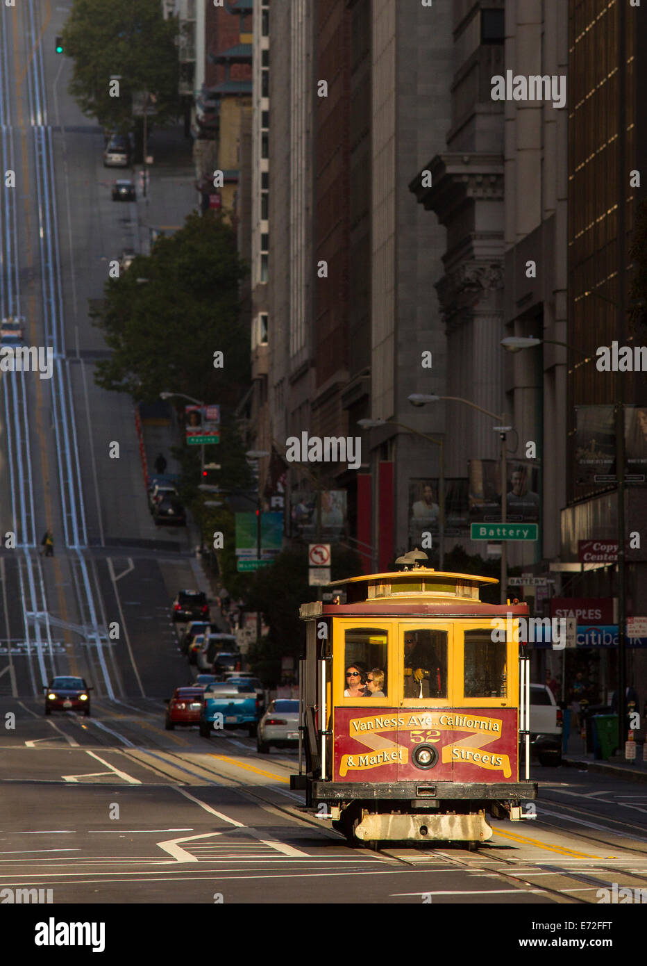 Cable car on California Street in San Francisco, California, USA Stock ...