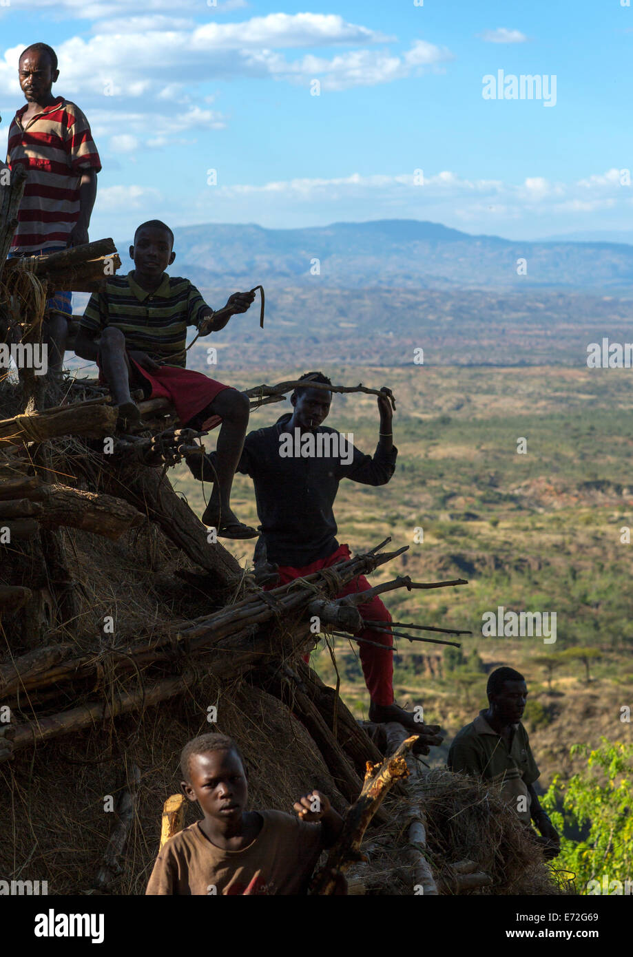 Konso Tribe Men Building A Mora, The Common House, Konso Village, Omo ...