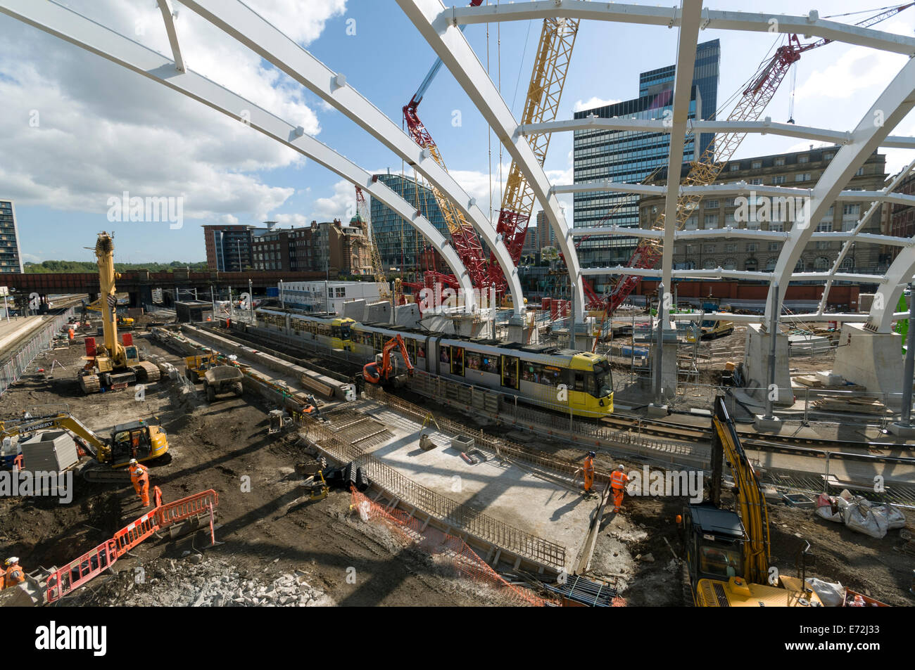 New roof being constructed and redevelopment work at Victoria Station ...