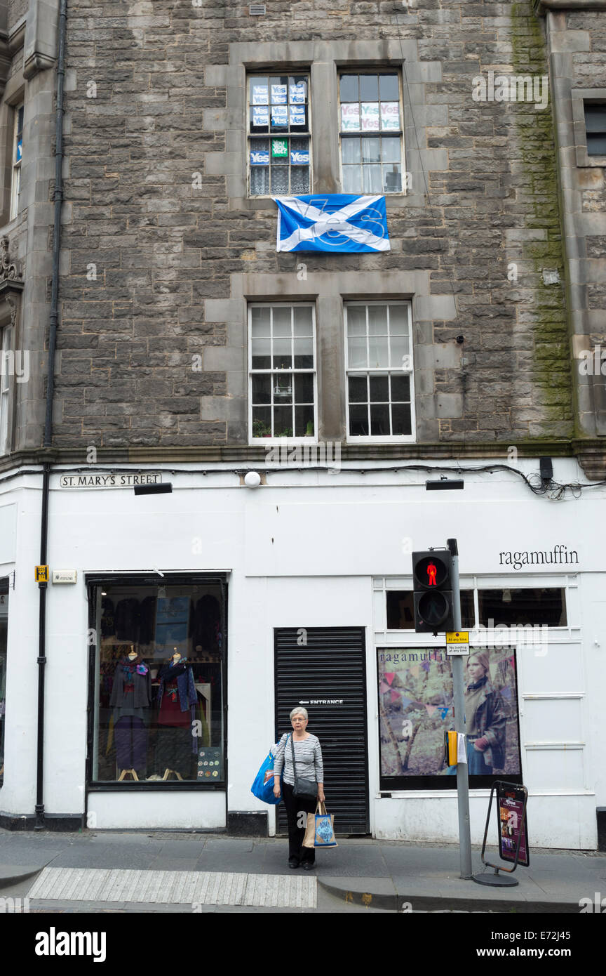Scottish yes flag hi-res stock photography and images - Alamy