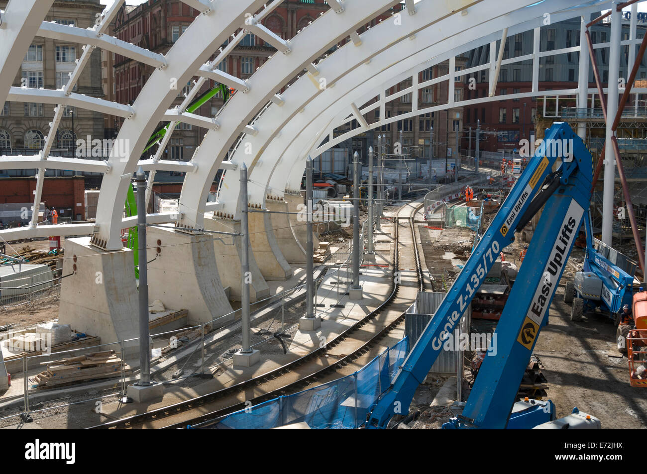 New roof being constructed and redevelopment work at Victoria Station ...