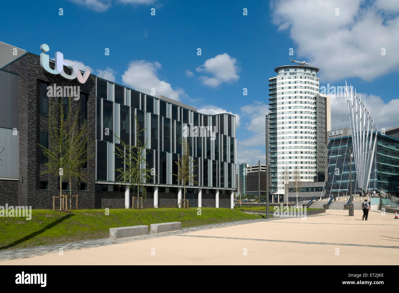 New itv studio building coronation hi-res stock photography and images ...