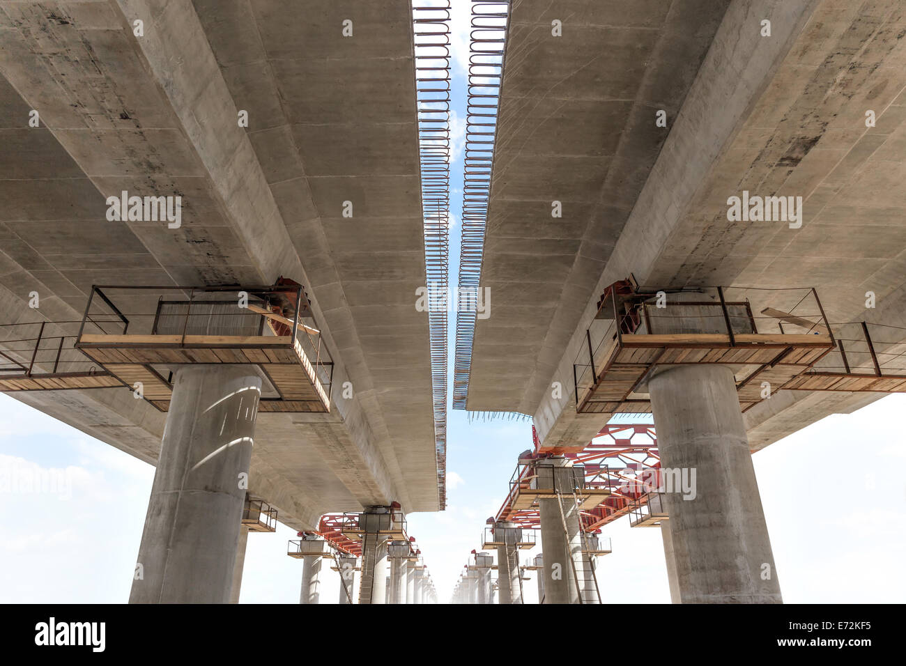 Launching girder hi-res stock photography and images - Alamy