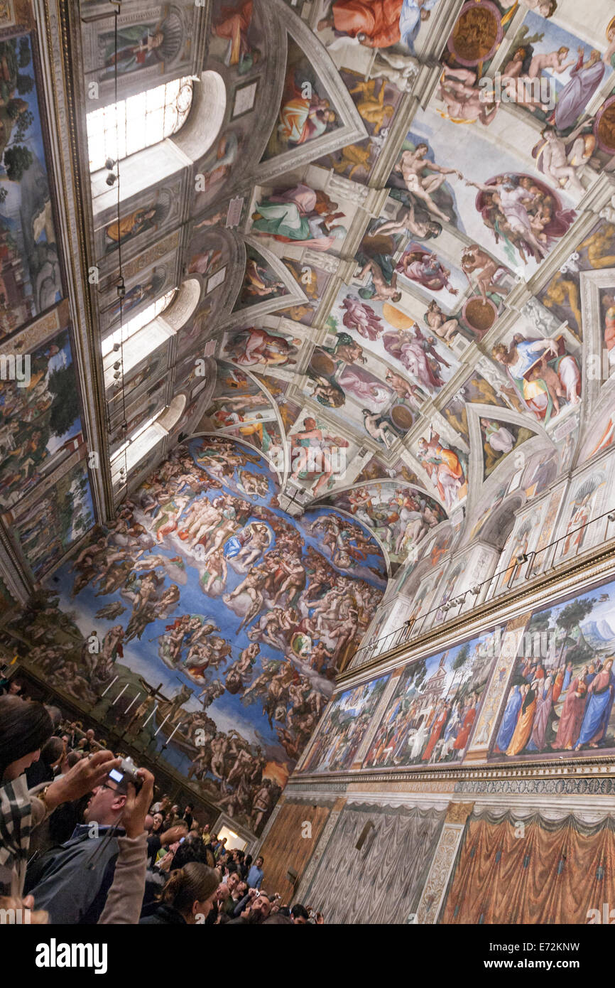 Chapel pictures hi-res stock photography and images - Alamy