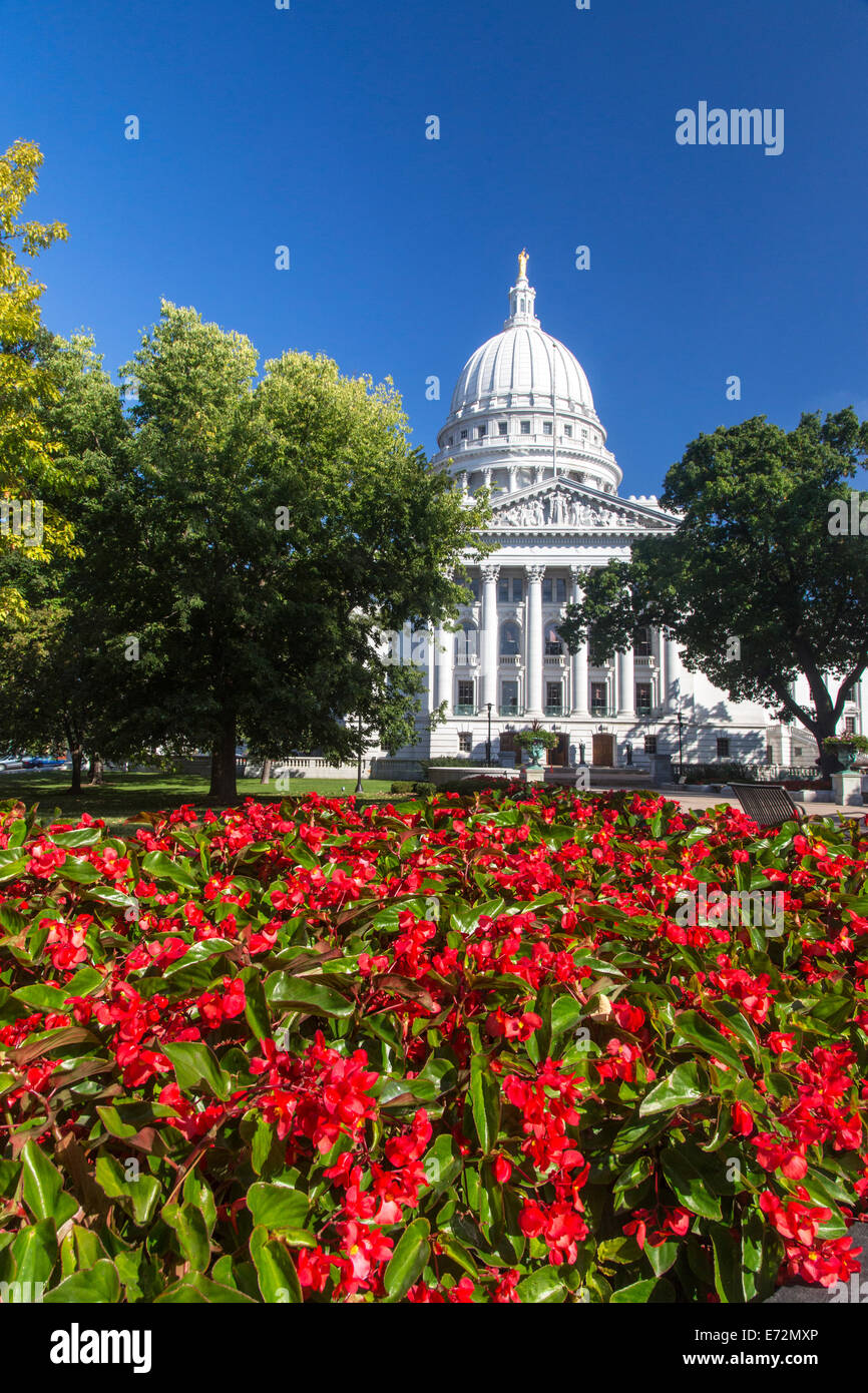 Flowers in front of state capitol building Madison, Wisconsin, USA ...