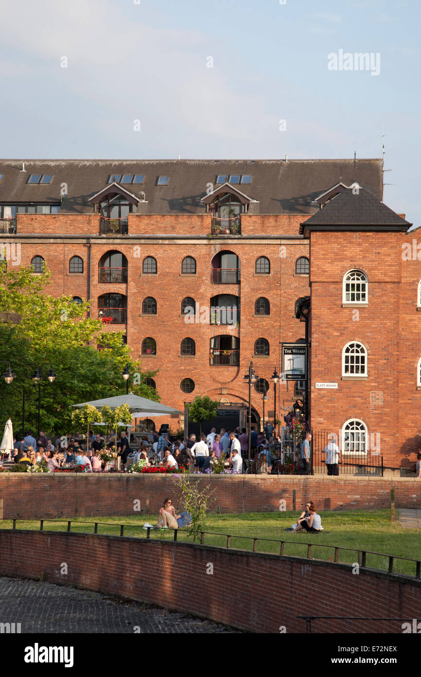 Wharf Pub at Castlefield Basin Canal, Manchester, England, UK Stock ...