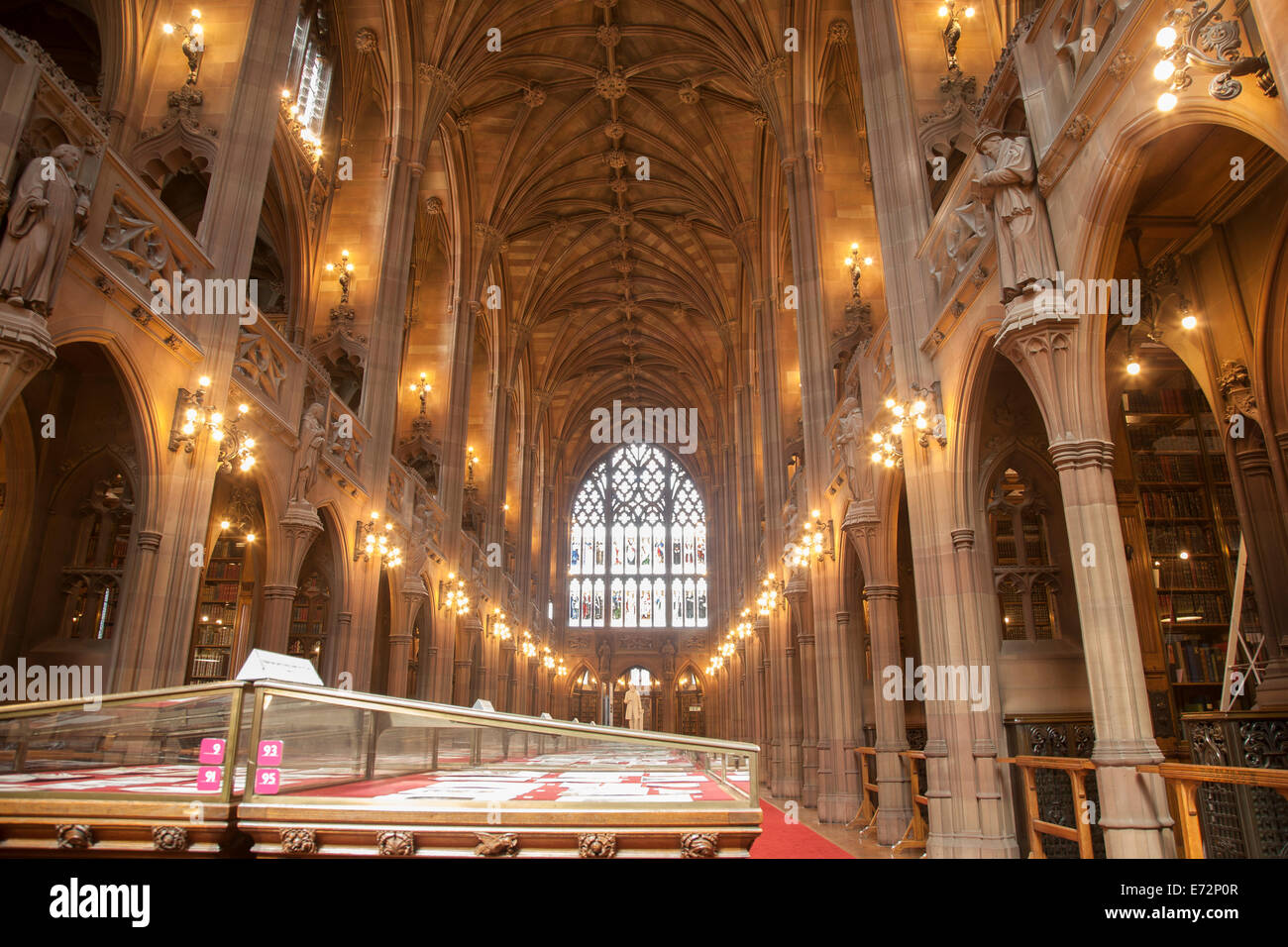 John rylands university library deansgate hi-res stock photography and ...