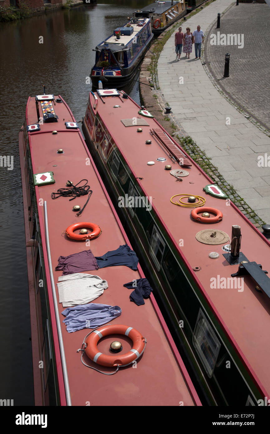 Boats and Barges at Castlefield Basin; Bridgewater Canal; Manchester ...