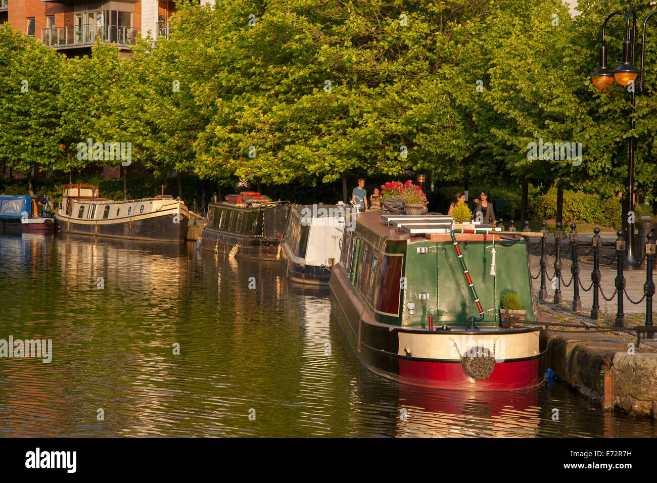 Manchester boat bridgewater canal hi-res stock photography and images ...