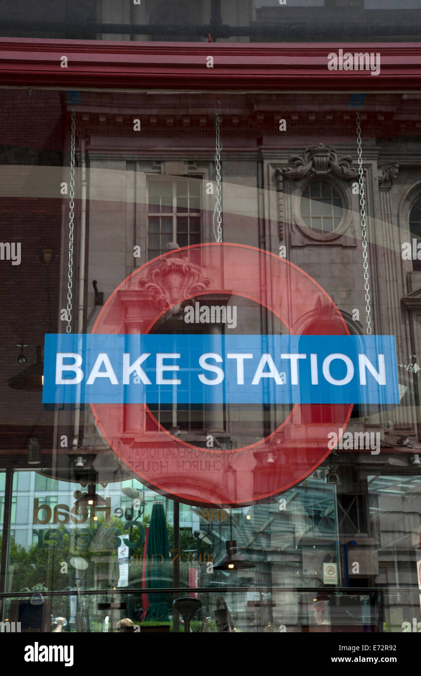 Bake station hi-res stock photography and images - Alamy