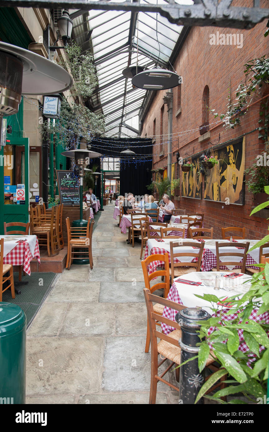 Dimitris taverna hi-res stock photography and images - Alamy