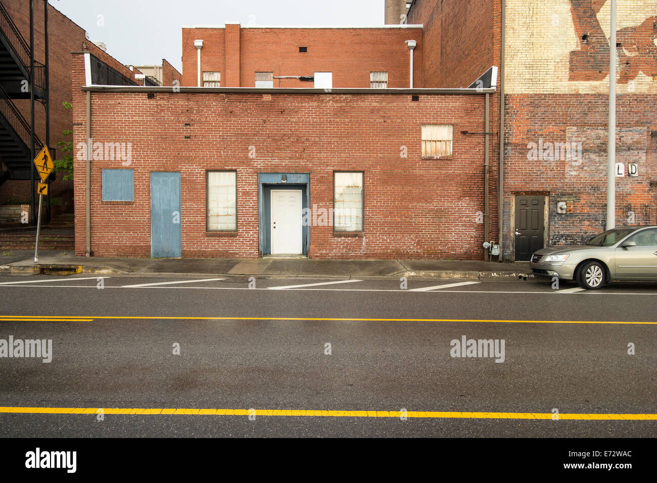 Old brick buildings hi-res stock photography and images - Alamy