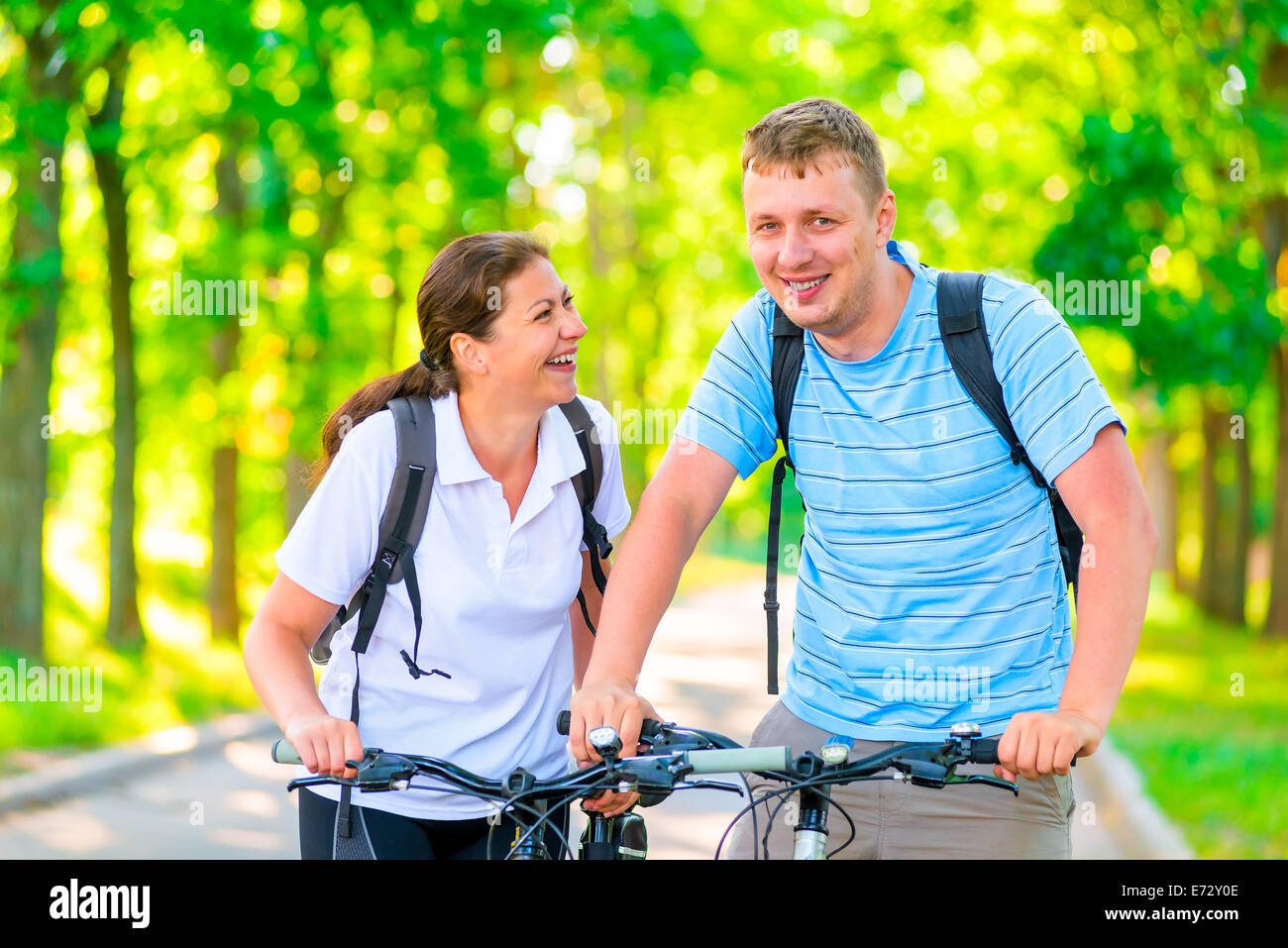 Young couples walk hi-res stock photography and images - Alamy
