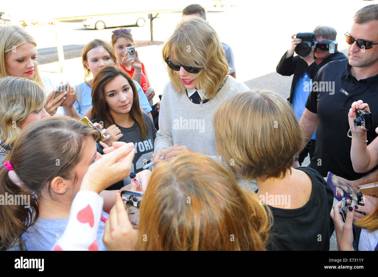Hamburg, Germany. 04th Sep, 2014. American Singer Taylor Swift greets ...
