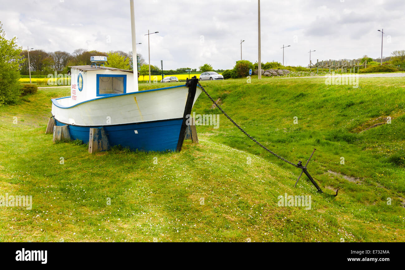 Ground anchor hi-res stock photography and images - Alamy