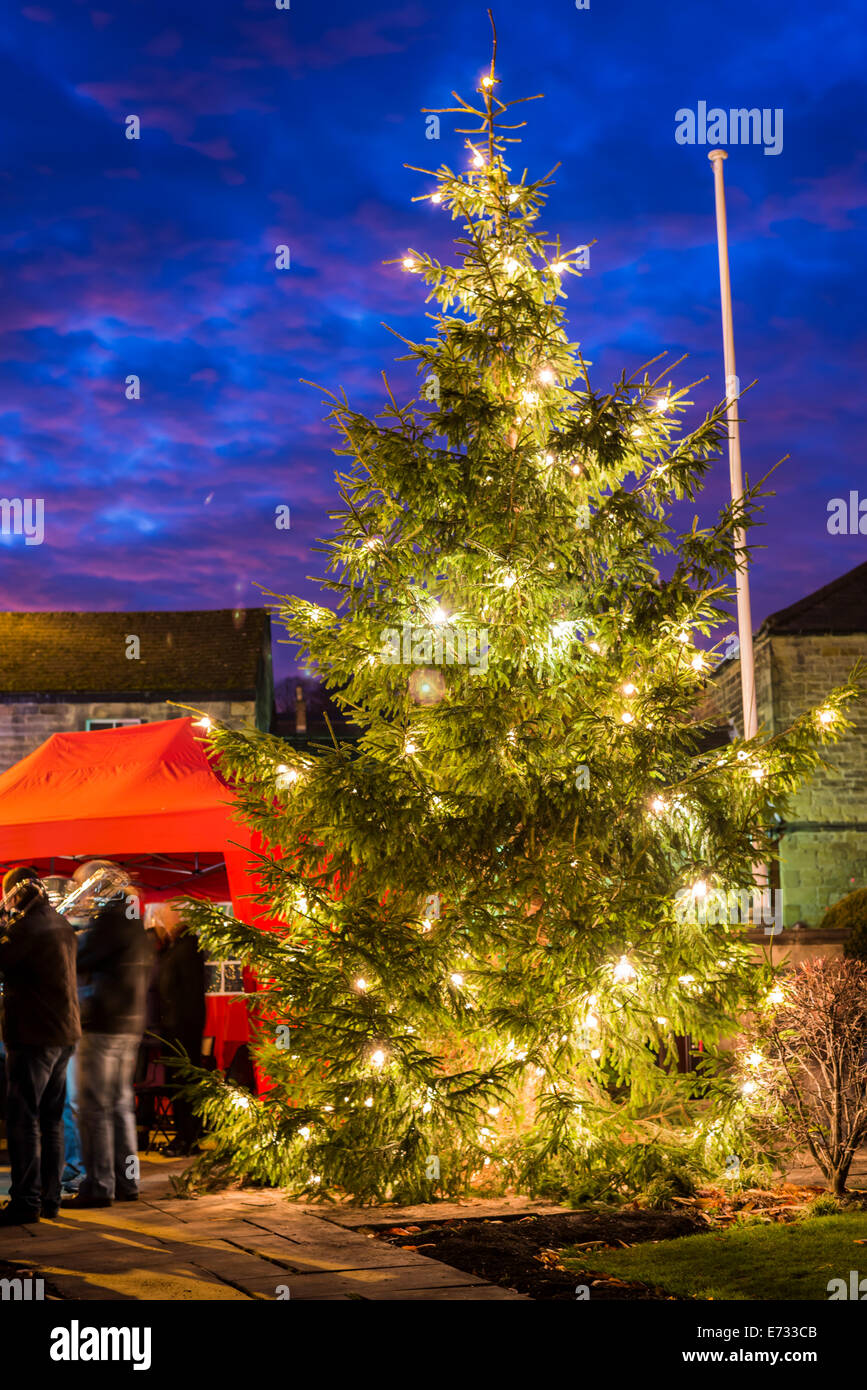 Bakewell town christmas in derbyshire hi-res stock photography and ...