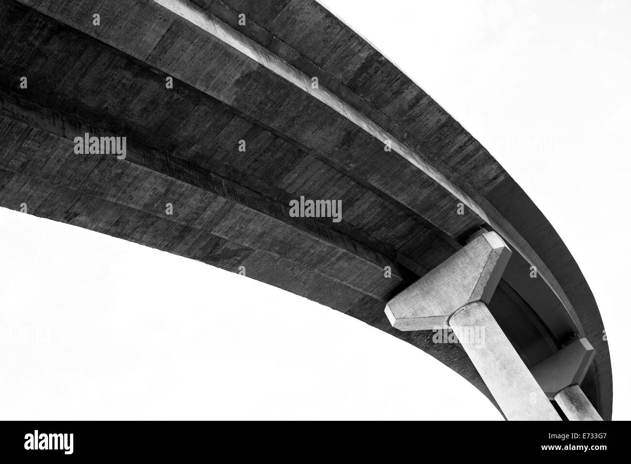 View from below construction Black and White Stock Photos & Images - Alamy