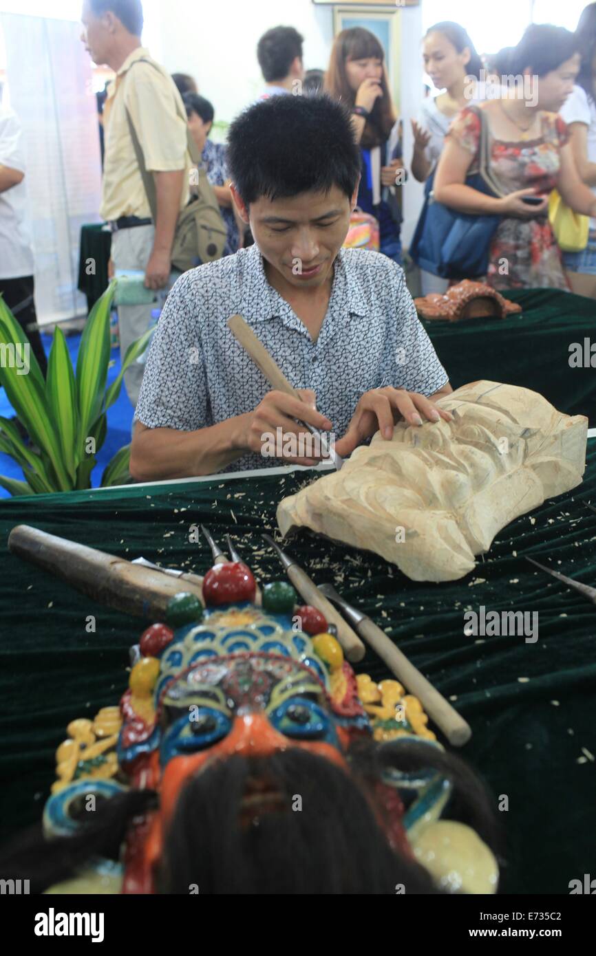 Nuo opera mask hi-res stock photography and images - Alamy