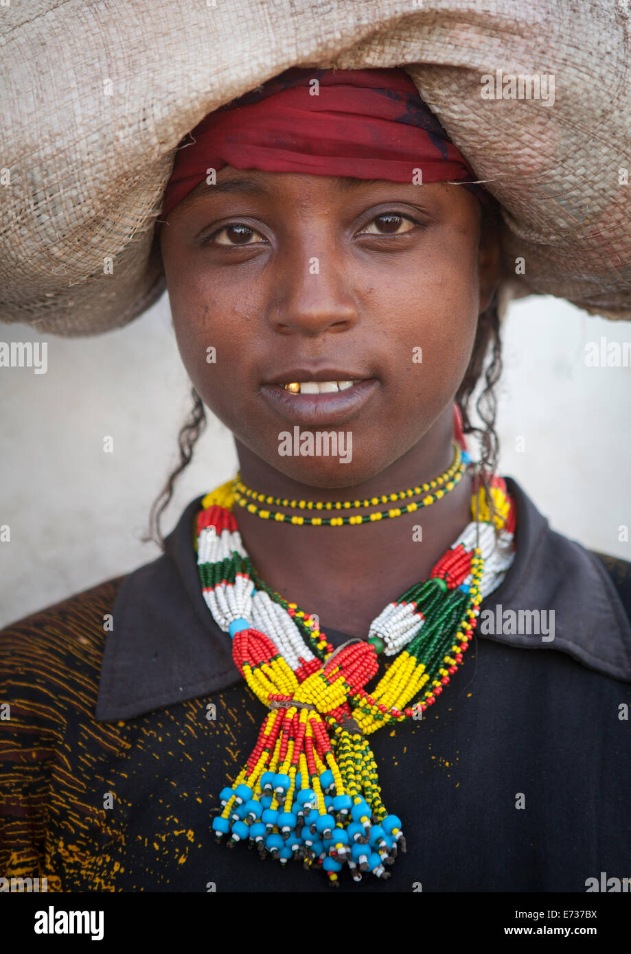 Oromo woman ethiopia in traditional hi-res stock photography and images ...