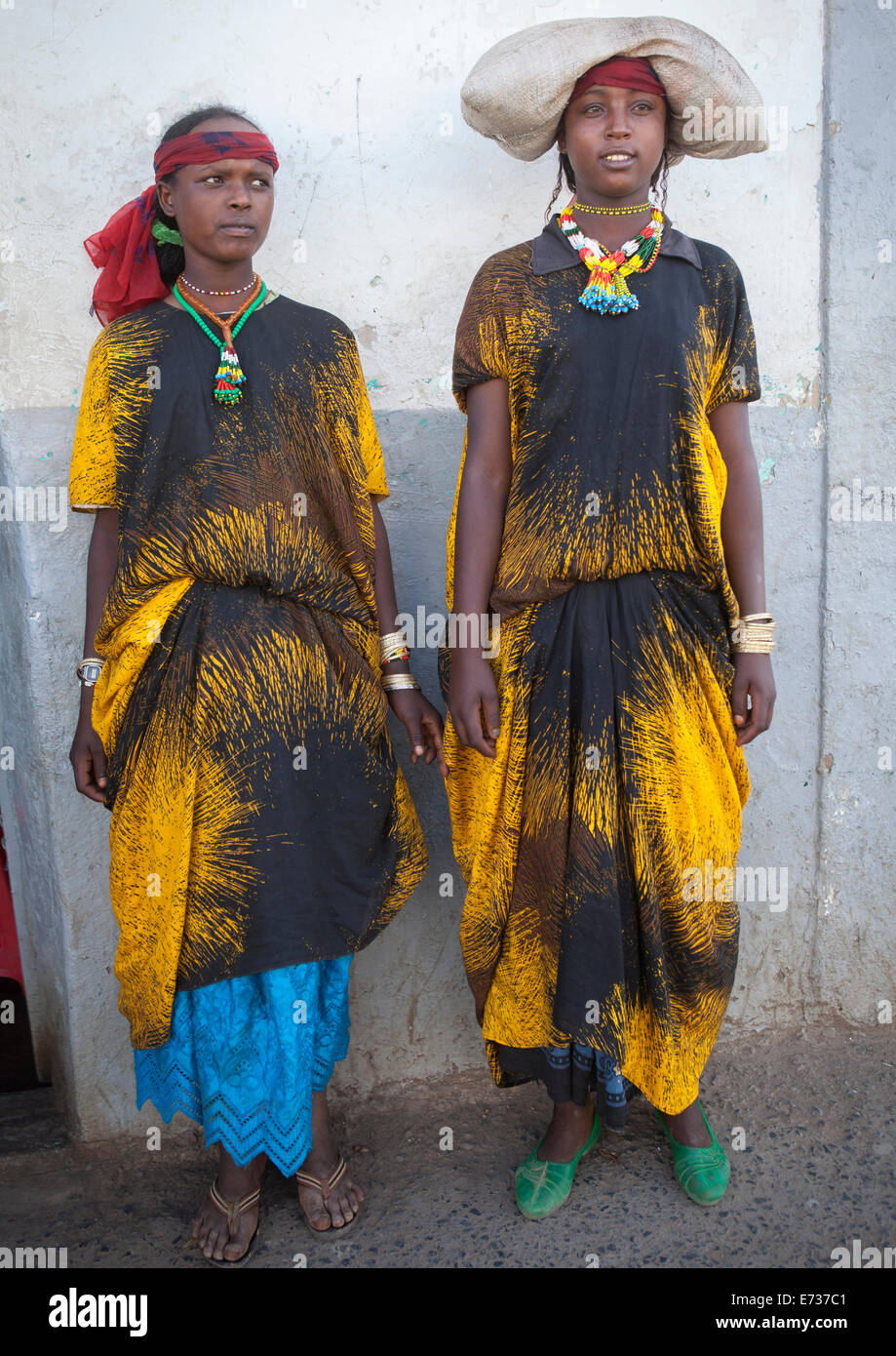 Ethiopian costume hi-res stock photography and images - Alamy
