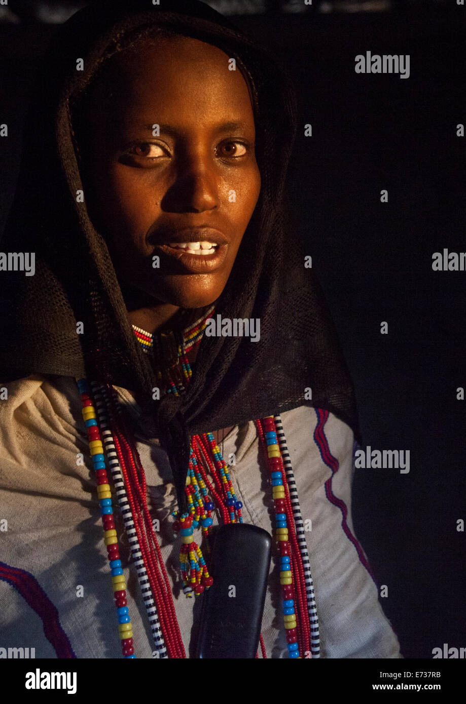 Karrayyu Tribe Woman Inside Her House Lighten By A Ray Of Light ...