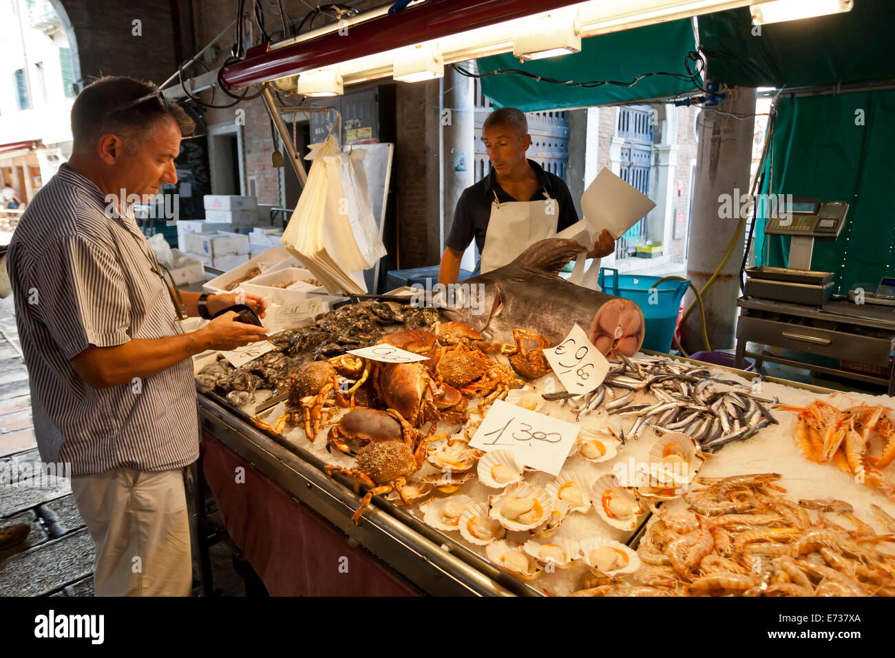 Morning purchase at the fish stall, Pescheria, Rialto Markets, San Polo ...